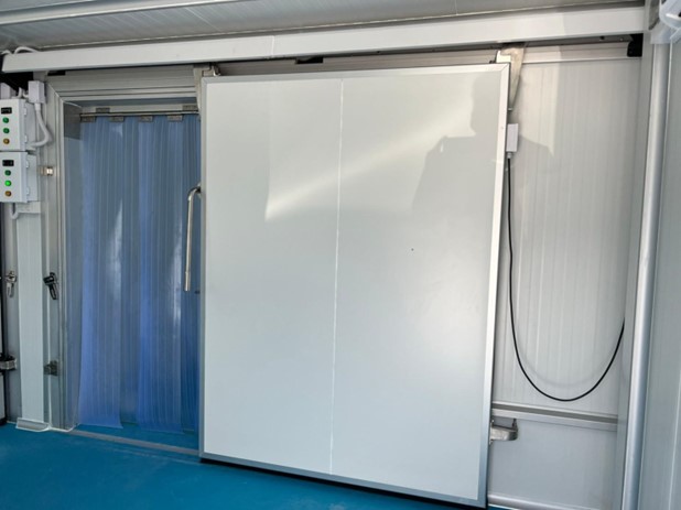 Installation of KERRY COOL cold storage for product sorting | BCF PANEL ...